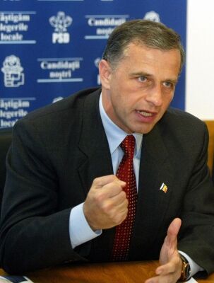 Mircea Geoană va participa la dezbaterea de la Parlament