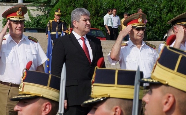 Gabriel Oprea: Armata trebuie să fie o forţă care sprijină naţiunea în ...