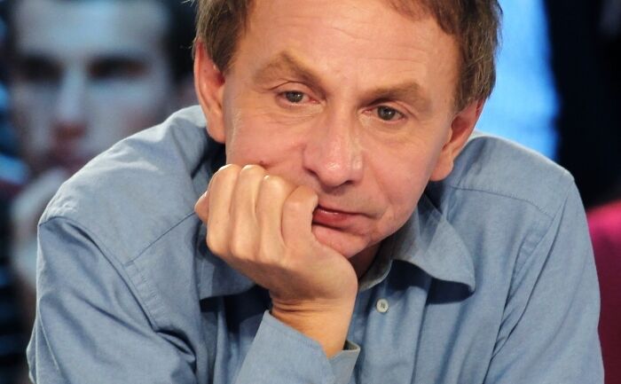 Cel mai mare scriitor francez în viaţă spune că Europa va fi "măturată ...