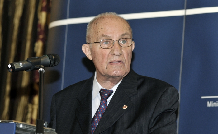 150 de ani de diplomaţie română. MAE i-a premiat pe ambasadorii români ...