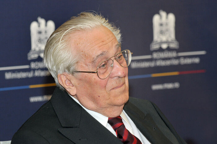 Mircea Carp, una dintre vocile posturilor Radio Europa Liberă şi Vocea ...