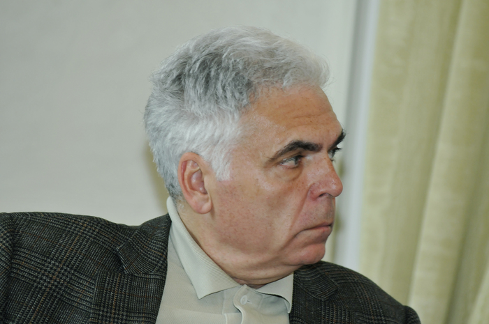 Adrian Severin: "Invitarea la ceremonia de la Atheneu îmi oferă măcar o ...