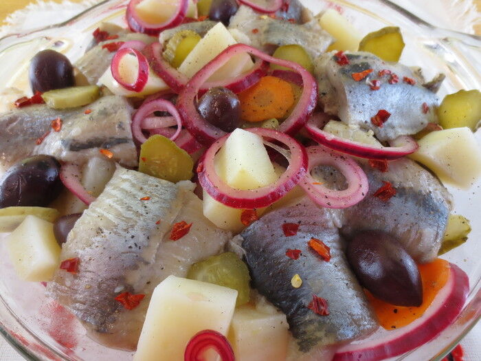 Salată de Boeuf cu maioneză din ouă fierte - nelipsită din meniul ...