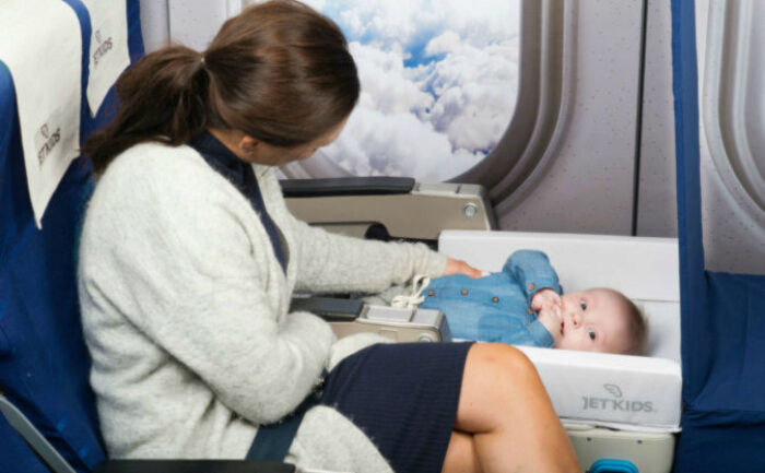BedBox, o valiză-pat pentru zborul în avion cu copii mici (video)