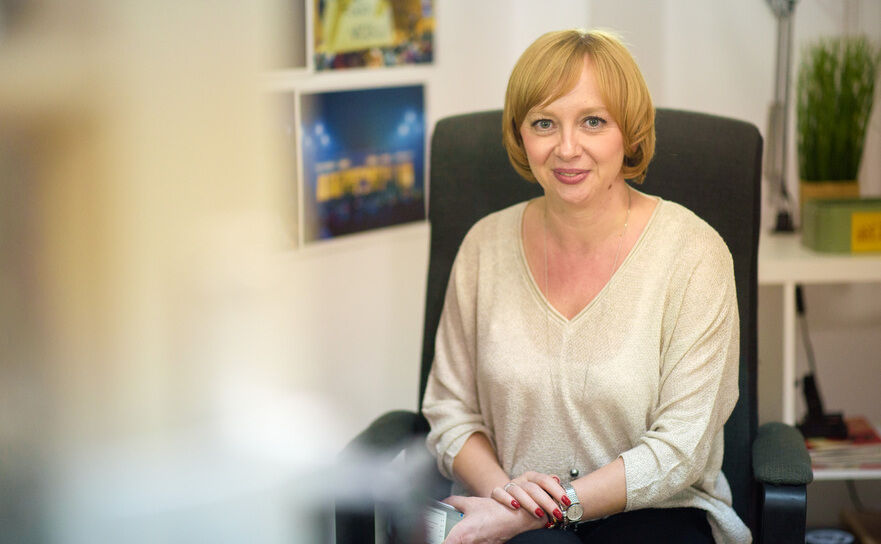 Ce joc crede Emilia Şercan că face Nicuşor Dan prin avansarea "pe surse ...