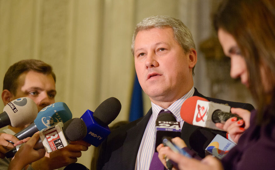 De ce nu pot fi excluşi încă din partid cei din gruparea Thuma