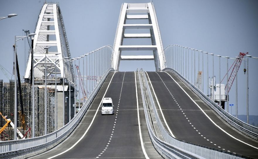 Podul dintre Rusia şi Crimeea inaugurat de Vladimir Putin