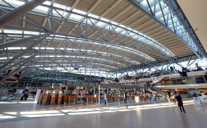 Aeroportul din Hamburg îşi reia activitatea după o breşă de securitate