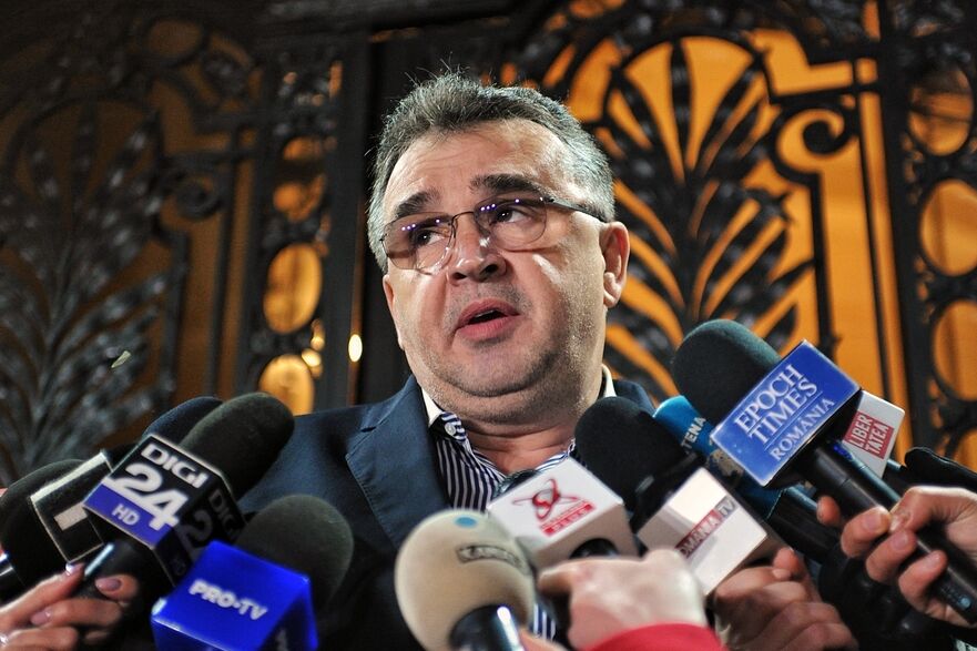 Oprişan a intrat în politică cu 35.000 € datorii. Azi are 4 case, 2 ...