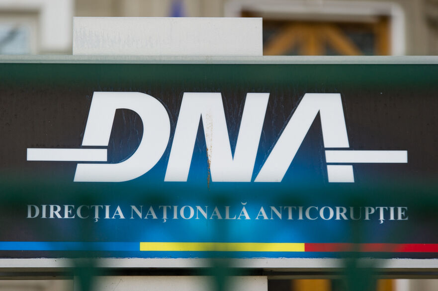 DNA face percheziţii la Primăria Sectorului 5 pentru fapte de corupţie ...