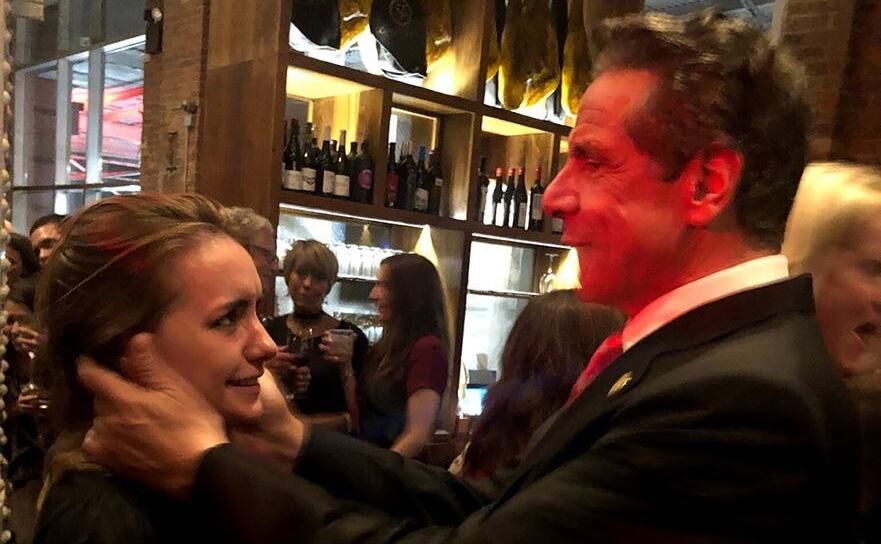 Guvernatorul statului New York, ţinta mai multor scandaluri de hărţuire ...