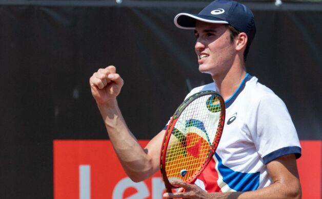 Nicholas Ionel câştigă la simplu şi la dublu. Ajunge în sferturi la ...