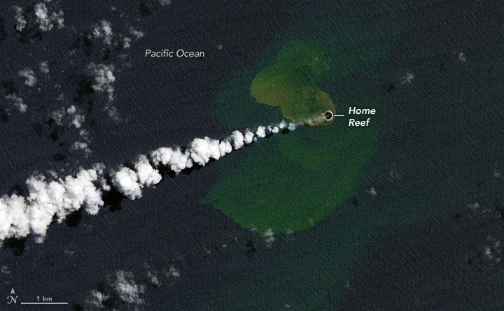 Pacificul are o nouă insulă, după ce un vulcan subacvatic a reînceput ...