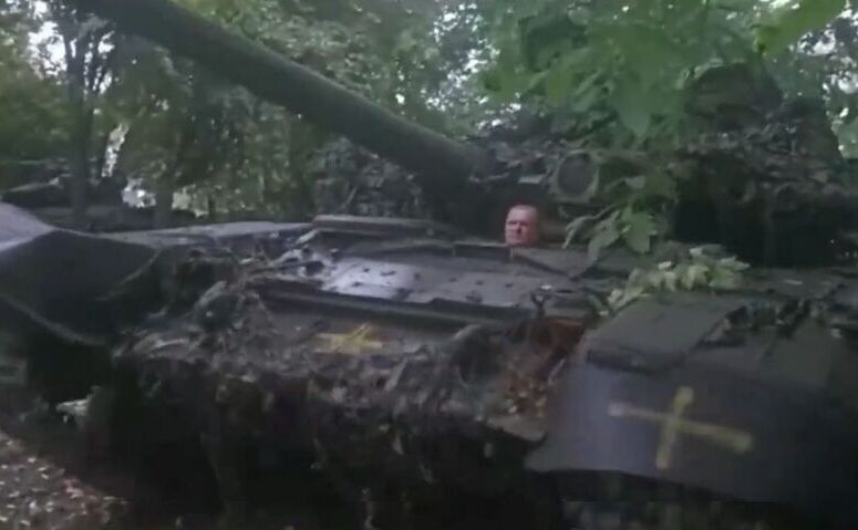 Ucrainenii pun mâna pe un tanc rusesc T-90A de ultimă generaţie: "Mamă ...