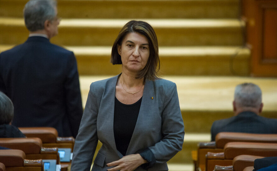 De ce îl dă jos PSD pe Toni Greblă de la şefia AEP. Violeta Alexandru ...