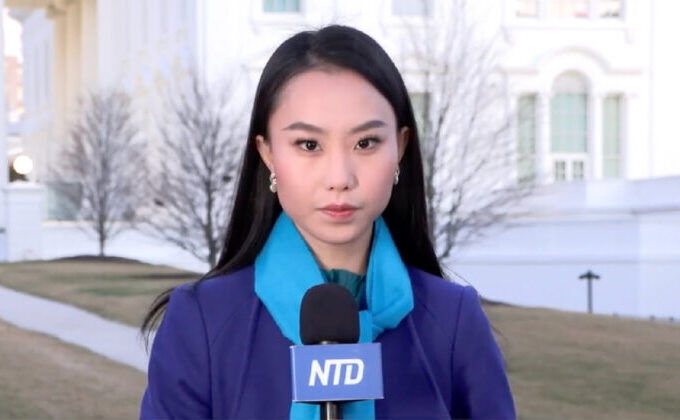 O reporteră a NTDTV, media afiliată la Epoch Times, a fost jefuită la ...