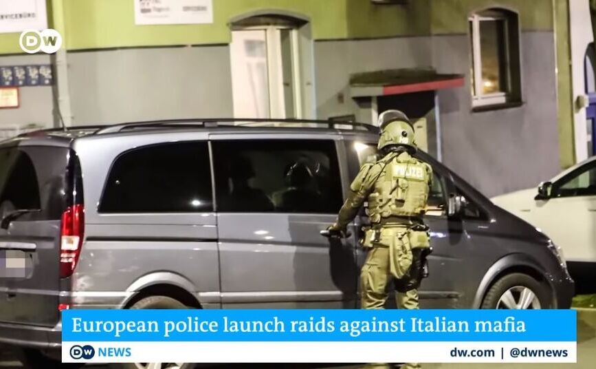 Peste 130 de persoane arestate în cadrul unor raiduri internaţionale ...