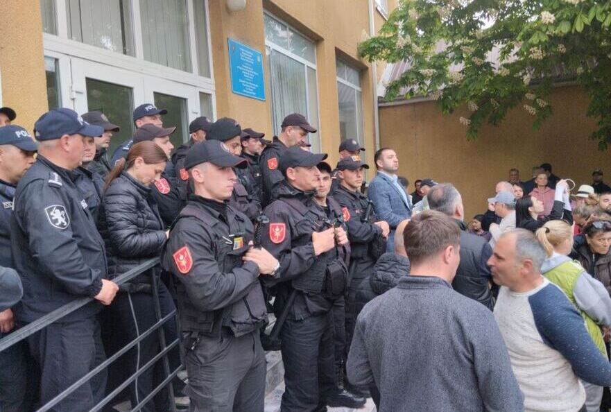 Percheziţii la CEC şi Curtea de Apel Comrat. CNA a ridicat listele ...