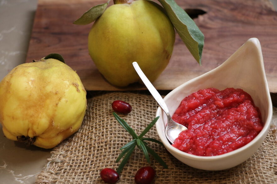 Sos de gutui cu merişoare şi ghimbir