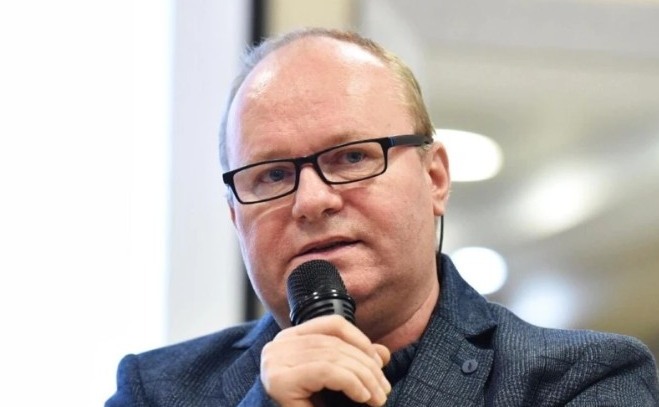 Analist: Cine mai înţelege puţină economie ştie că Ciolacu Bogăţie a ...