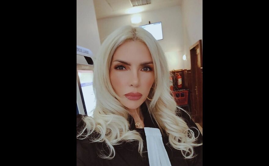 "I'm back!" - Laura Vicol se întoarce în sala de judecată ca avocat ...