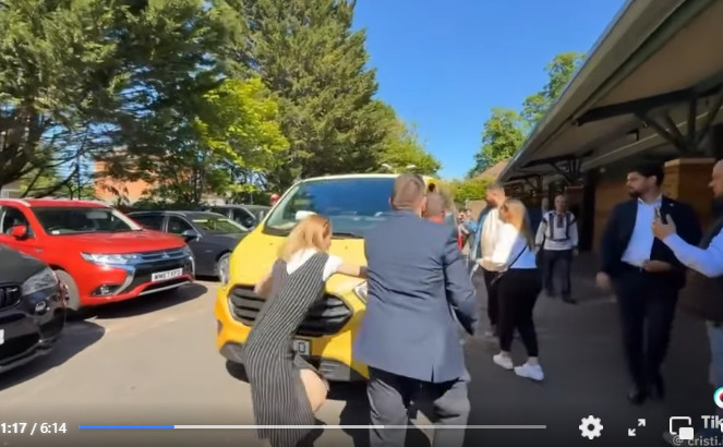 George Simion a fugit prin spate de la o întâlnire cu simpatizanţii săi ...