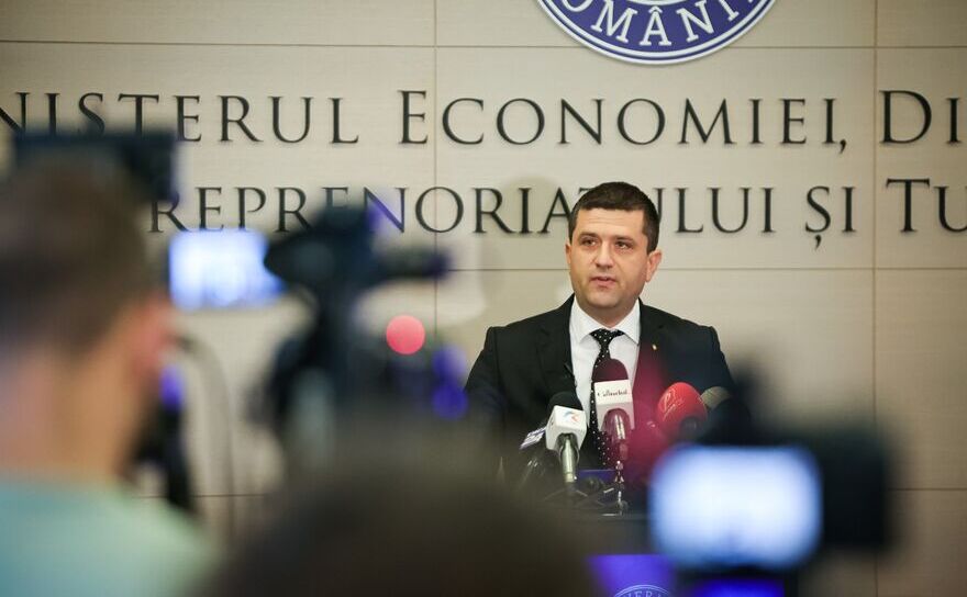 Secretarul de stat reţinut de DNA lua leafa deşi nu avea nicio ...