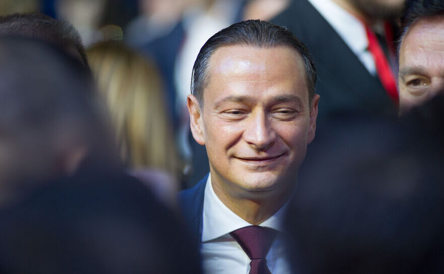 În ce ar consta averea "invizibilă" a primarului Daniel Băluţă. Rudele acestuia, milionare în ...